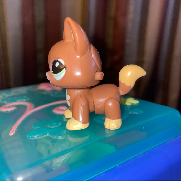Hasbro | Toys | Authentic Littlest Pet Shop Lps 223 Walkable Cat | Poshmark